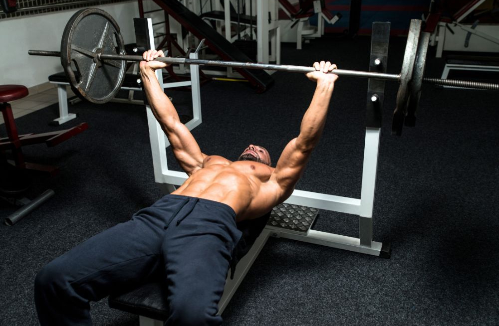 Flat Bench Press: What It Is and How to Use It Effectively - GYM READY ...